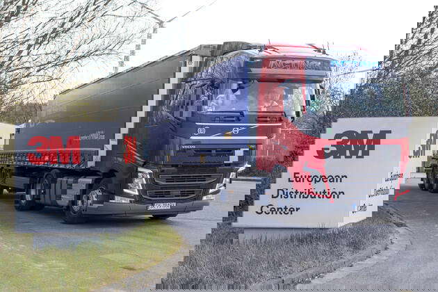 DU Duisburg, customs control at the company 3M in Jüchen, there is a ...