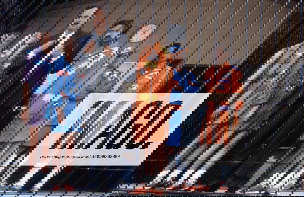 FIERCE CREATURES, from left: Carey Lowell, Cynthia Cleese, John Cleese ...