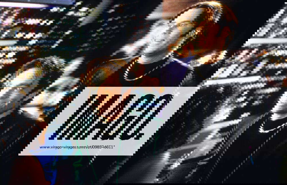 A NIGHT AT THE ROXBURY, from left: Chris Kattan, Will Ferrell, 1998 ...