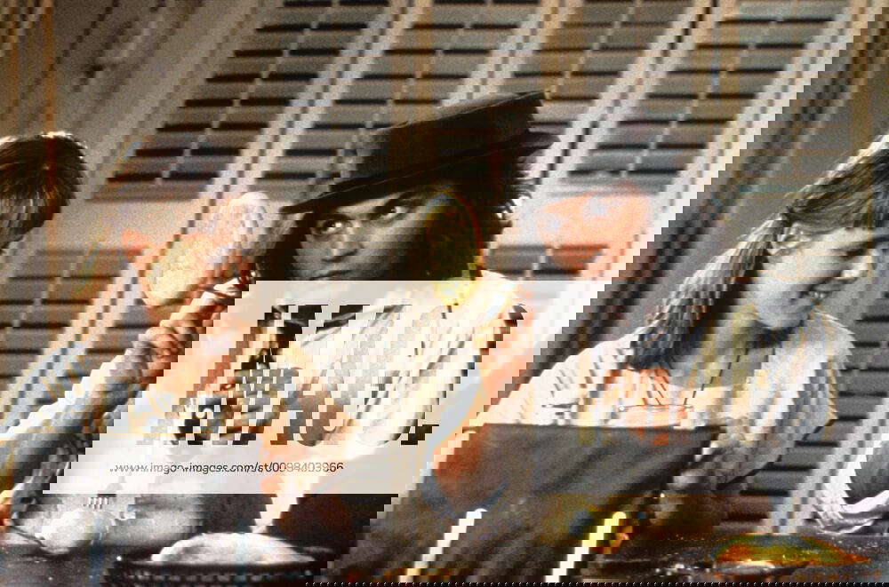 BENNY AND JOON, from left: Mary Stuart Masterson, Johnny Depp, 1993 ...