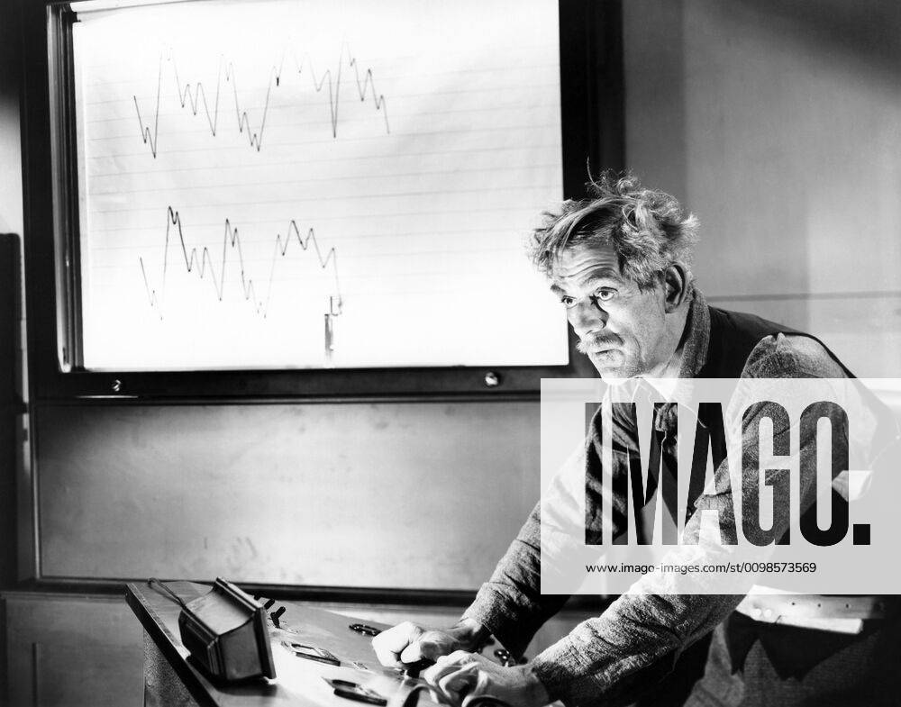 THE DEVIL COMMANDS, Boris Karloff, 1941 Courtesy Everett Collection ...