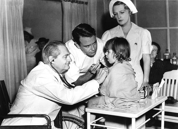 THE REAL MCCOYS, Kathleen Nolan, producer Irving Pincus in dressing ...