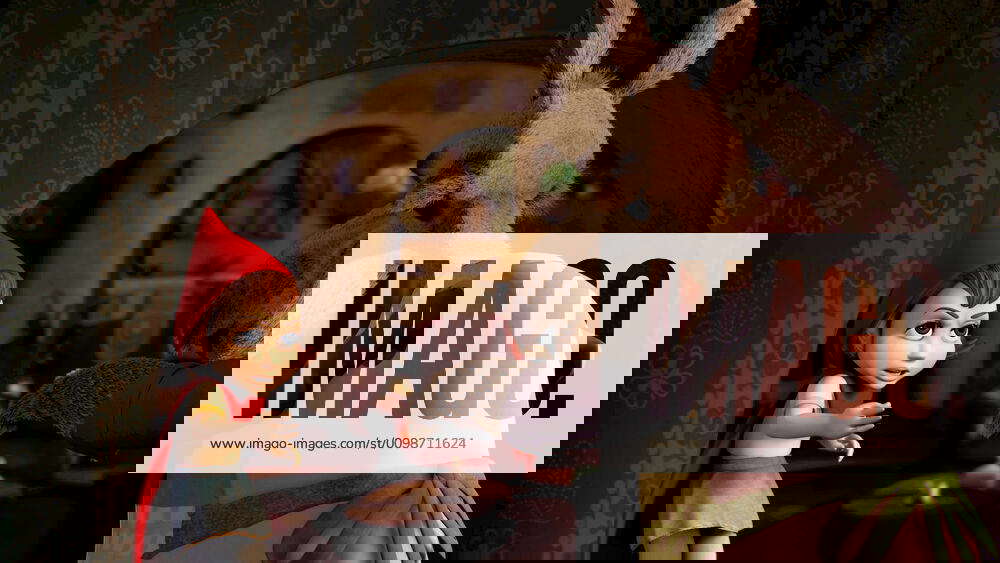 HOODWINKED, Anne Hathaway as Little Red Riding Hood, Patrick Warburton ...