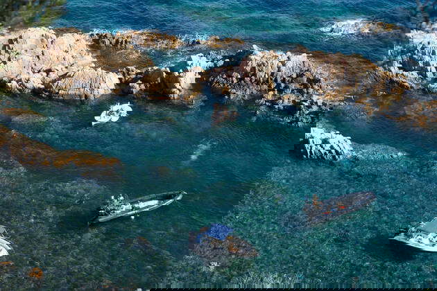 Seafront in San Feliu de Guixols on the Costa Brava coast, Girona ...