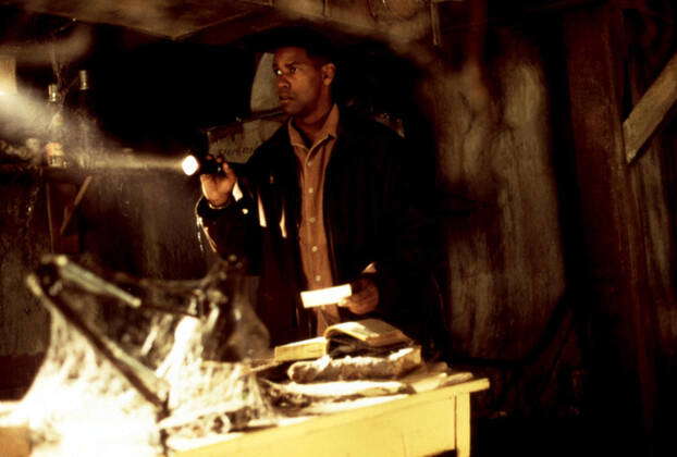 FALLEN, Denzel Washington, 1998. ? Warner Bros. courtesy Everett ...