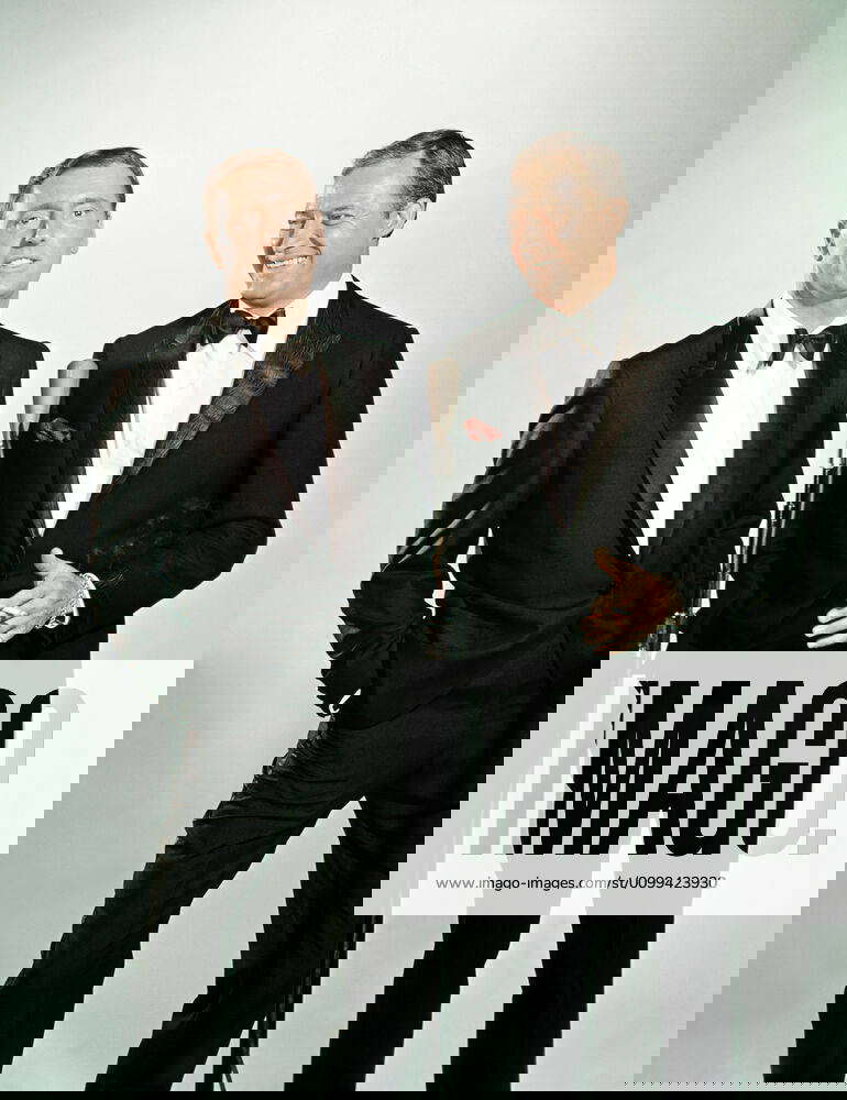 THE DEAN MARTIN SUMMER SHOW, hosts Dan Rowan, Dick Martin, 1966-67 ...