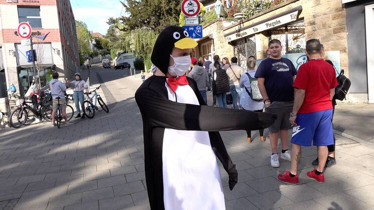 1 opening day Ice cream parlor Pinguin Security Penguin checks distance ...