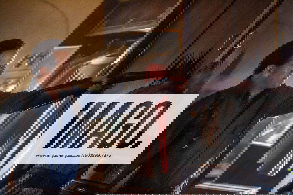 ASH VS. EVIL DEAD, Bruce Campbell (left), El Jefe , (Season 1, ep. 101 ...