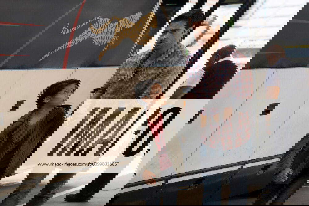 JESSICA JONES, from left: Kevin Chacon, J.R. Ramirez, AKA Shark in the ...