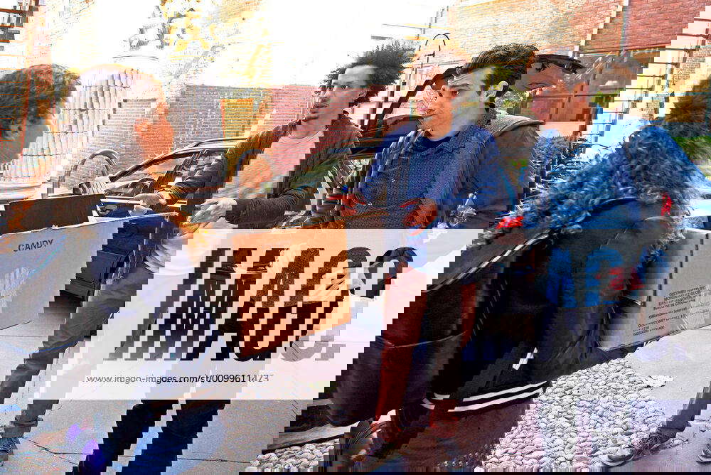 MAN SEEKING WOMAN, : Maya Lowe, Eric Andre, Jay Baruchel, Wings ...