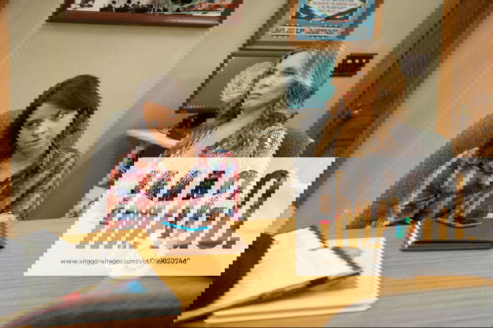 PARKS AND RECREATION, l-r: Aubrey Plaza, June Diane Raphael in ...