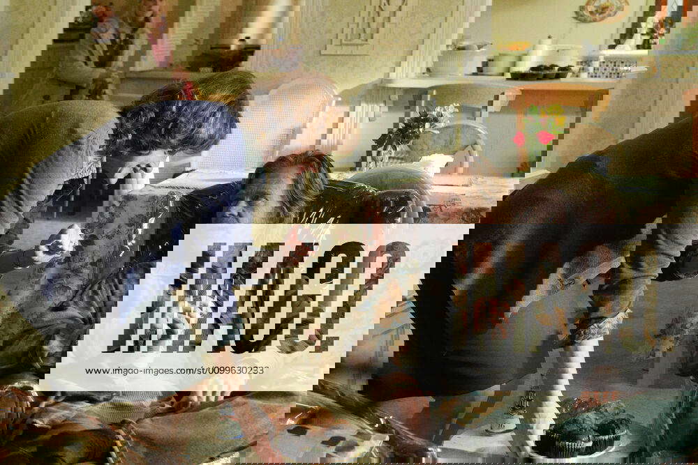 Joan Cusack Shameless