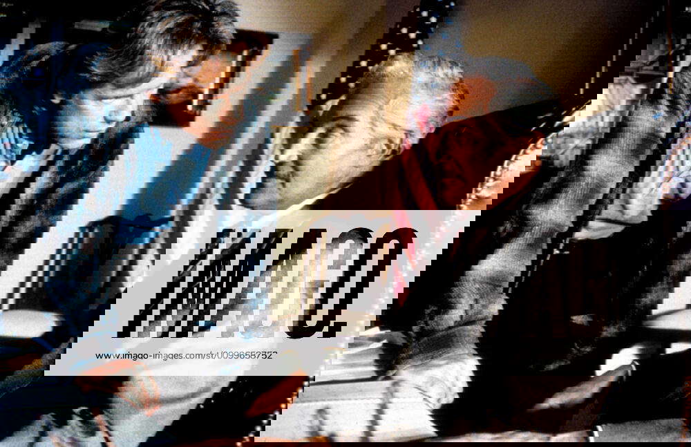 NOWHERE MAN, Bruce Greenwood, Hal Linden, Ep.1.25, Gemini , Season 1 ...