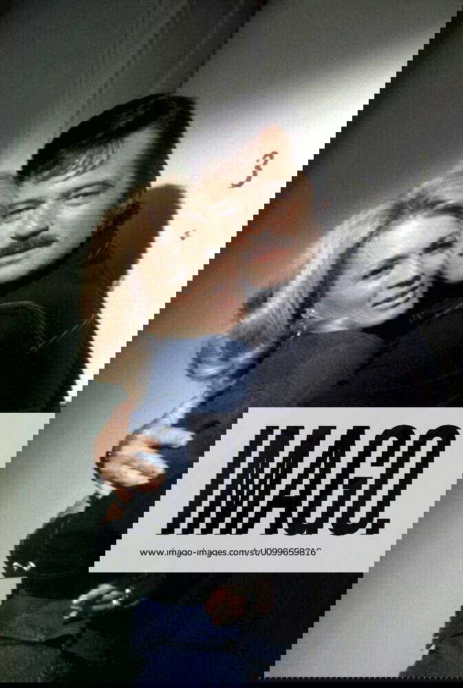 POLICE WOMAN, from left: Angie Dickinson, Robert Goulet in Pawns Of ...