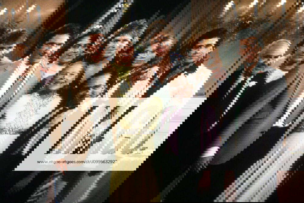 TAXI, from left: Herb Vigran, Randall Carver, Judd Hirsch, Tony Danza ...