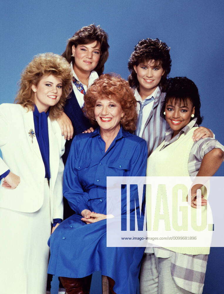 FACTS OF LIFE, Lisa Whelchel, Mindy Cohn, Charlotte Rae, Nancy McKeon ...