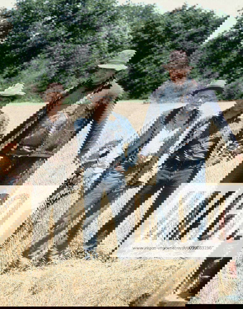 OF MICE AND MEN, : Lew Ayres, Robert Blake, Randy Quaid, 1981 ...