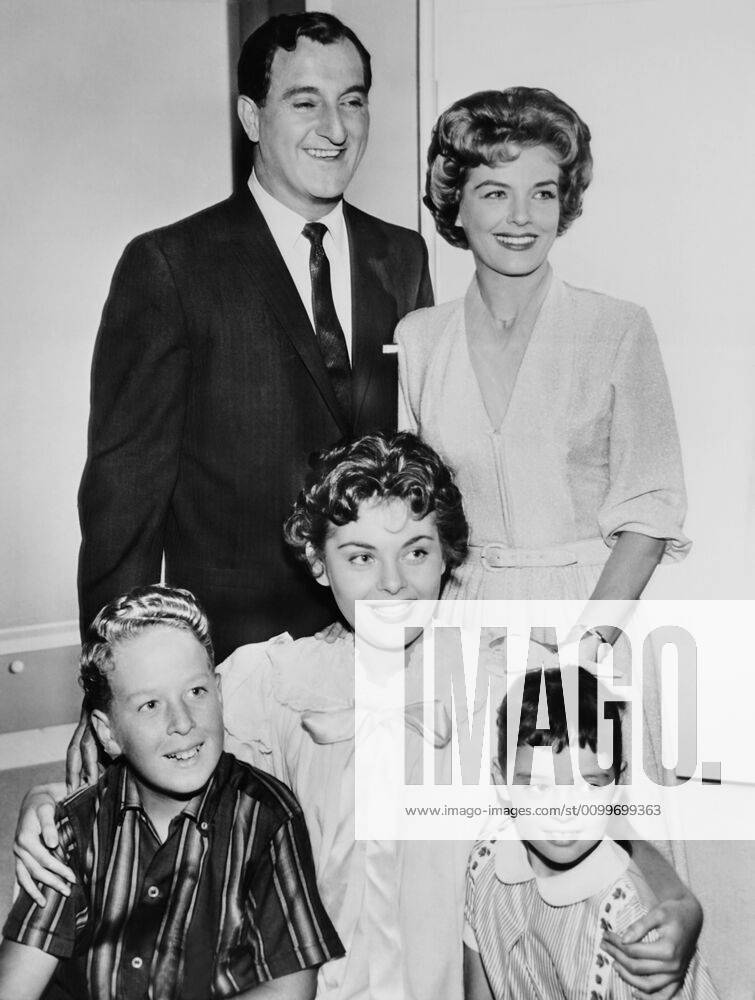 THE DANNY THOMAS SHOW, front from left: Rusty Hamer, Penney Parker ...