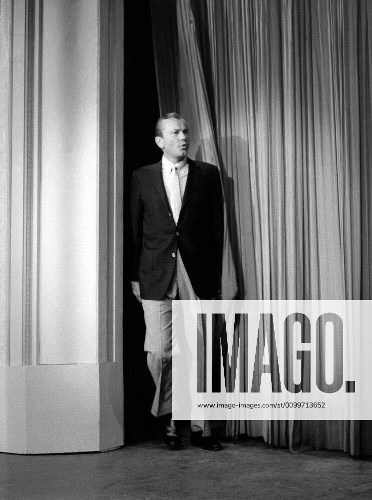 THE JACK PAAR SHOW, Jack Paar, 1957-1962 Courtesy Everett Collection ...