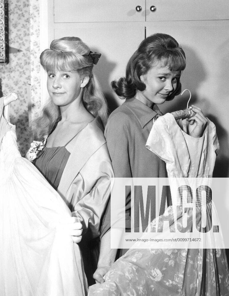 KAREN, (aka 90 BRISTOL COURT), from left: Trudi Ames, Debbie Watson, The Formal , (Season 1, aired