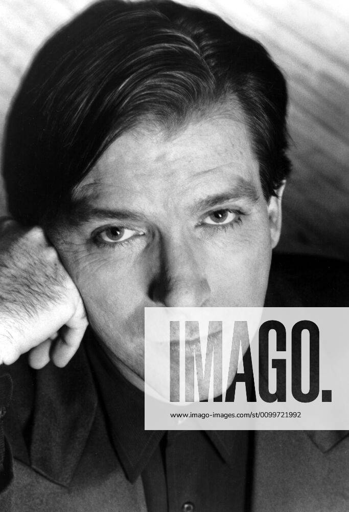 MTV, Kurt Loder, c. 1980s, MTV Networks courtesy Everett Collection MTV ...