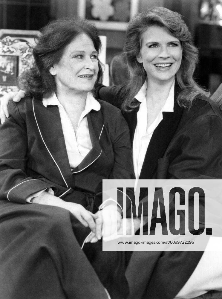 MURPHY BROWN, (from left): Colleen Dewhurst, Candice Bergen, Mama Said ...