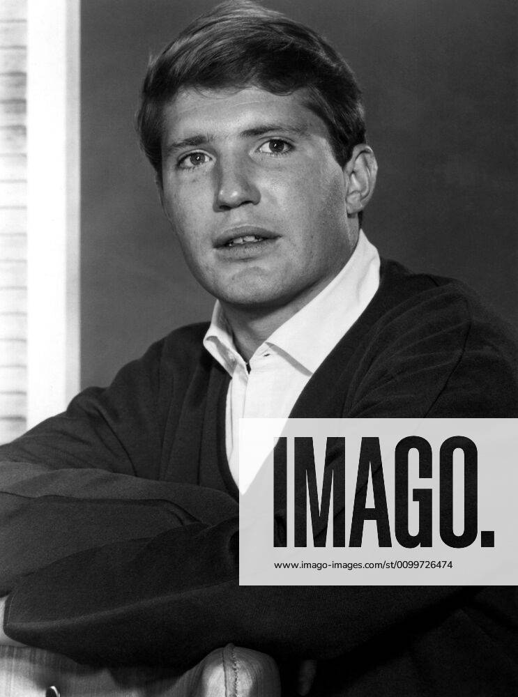 Christopher Connelly