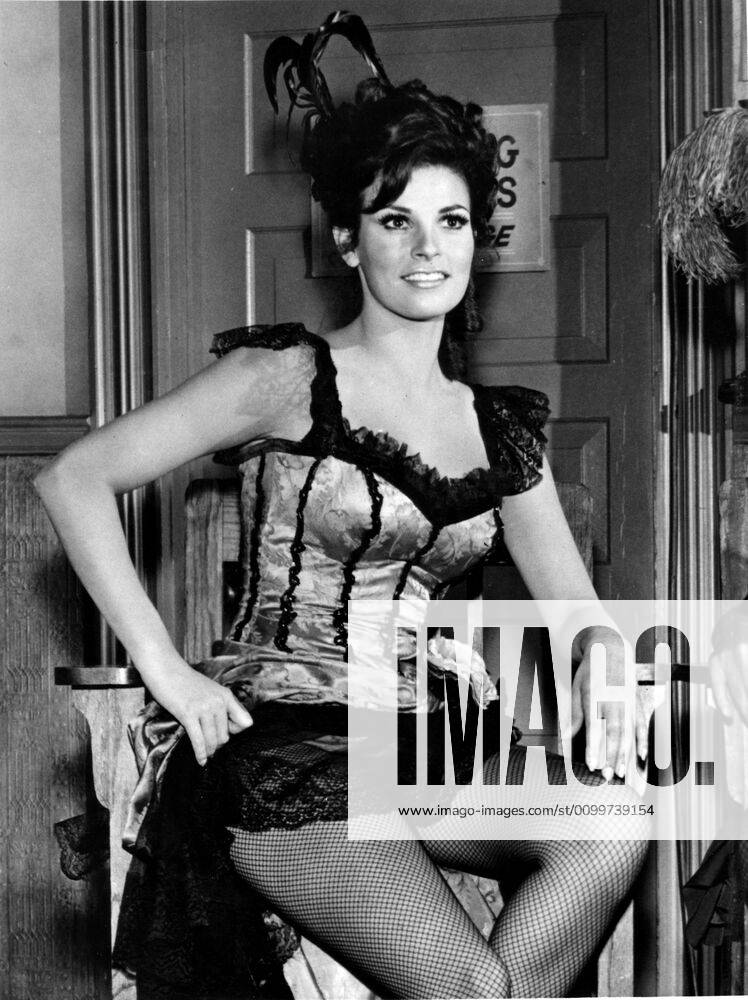 THE VIRGINIAN, Raquel Welch, Ryker, aired Courtesy Everett Collection ...