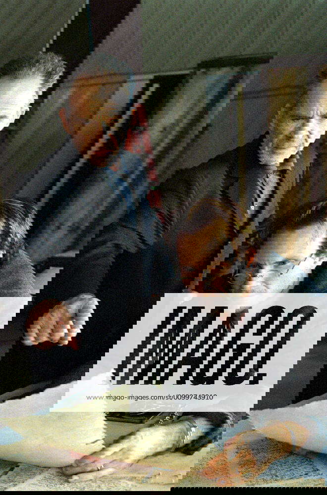 ALIAS, (episode: A Free Agent, Season 2), Ron Rifkin, Christian Slater ...