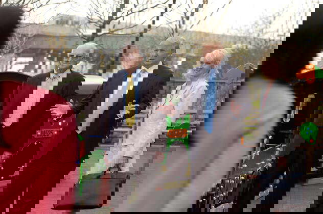 THE APPRENTICE 2, George Ross, Donald Trump, Carolyn Kepcher, (Season 2 ...