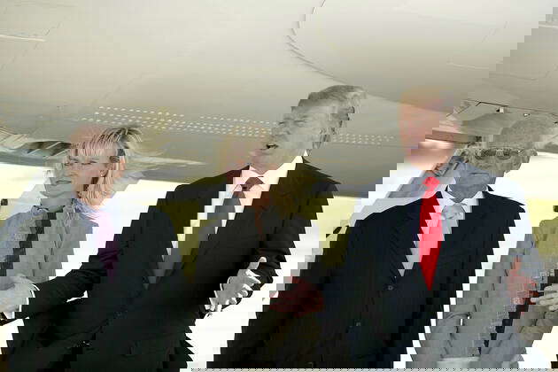 THE APPRENTICE 2, George Ross, Carolyn Kepcher, Donald Trump, 2004, NBC ...