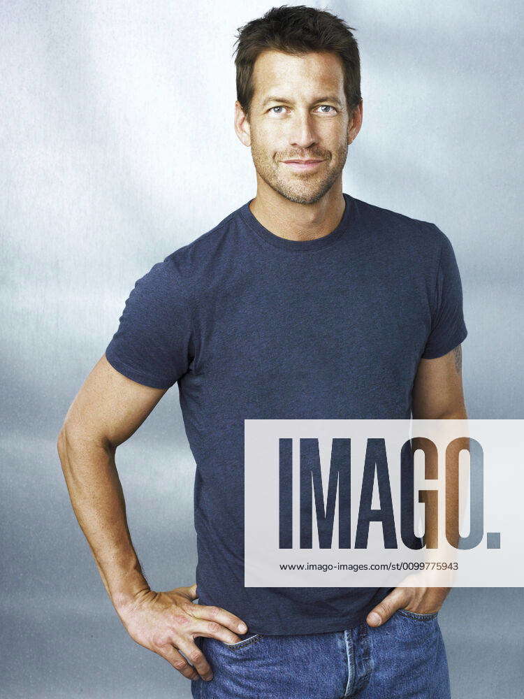 DESPERATE HOUSEWIVES, James Denton, 2004-, photo: Andrew Eccles ABC ...