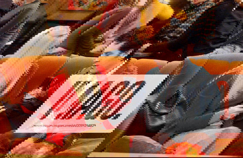 FRIENDS, Lisa Kudrow, Paul Rudd, 1994-2004, Warner Bros. Courtesy ...