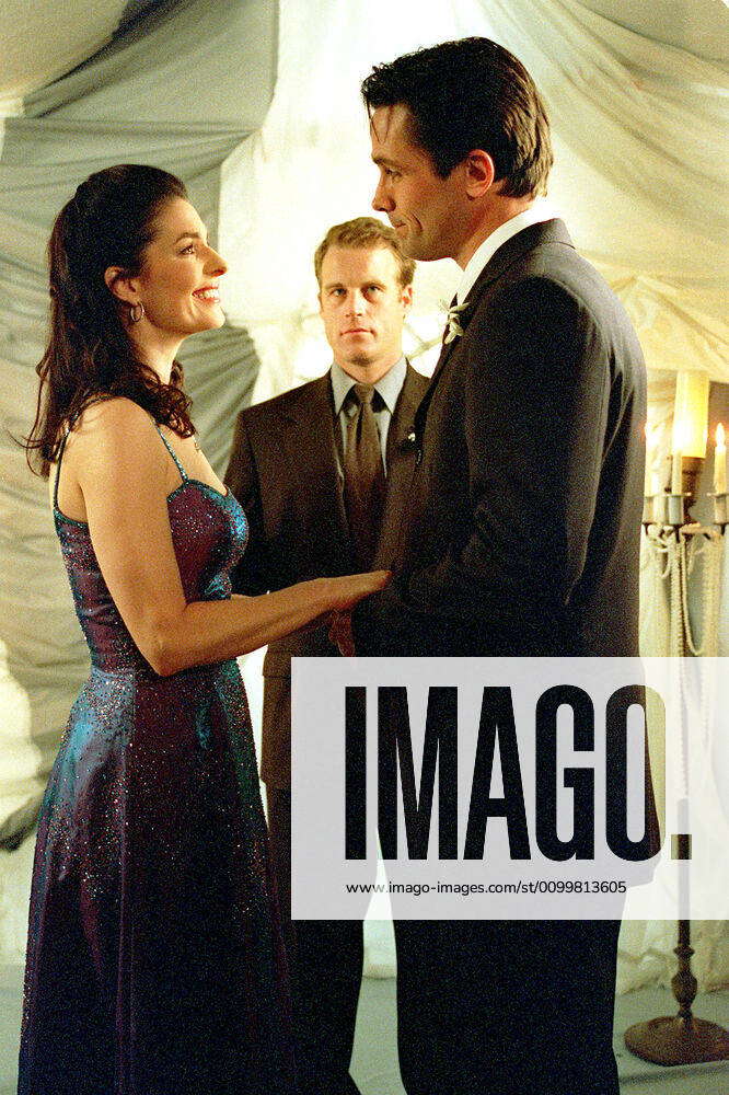 ONCE AND AGAIN, Sela Ward, Billy Campbell, Mark Valley (in back ...