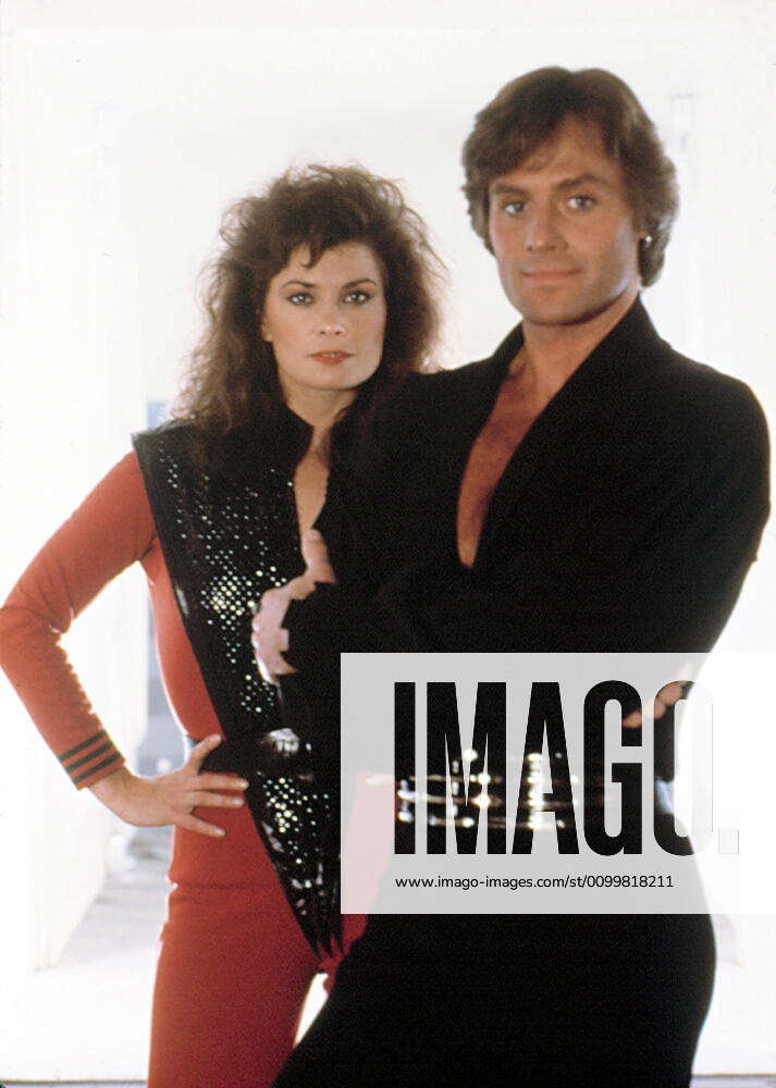 V: THE SERIES, Jane Badler, Duncan Regehr, 1984-1985 Mark Marmor ...