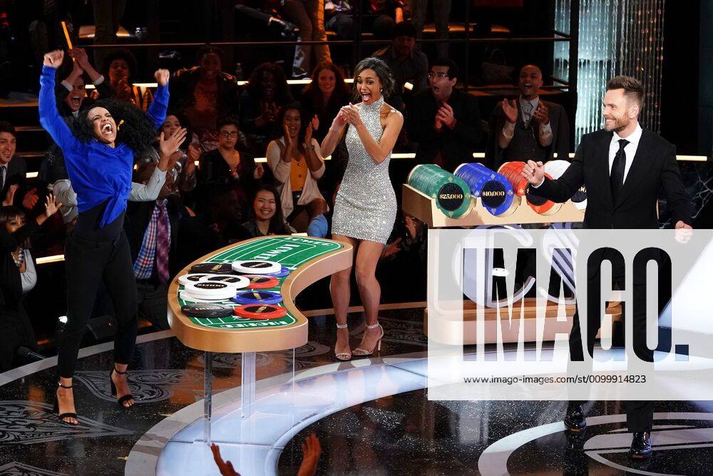 CARD SHARKS, from left: Elia Cantu, Alexis Gaube, host Joel McHale ...
