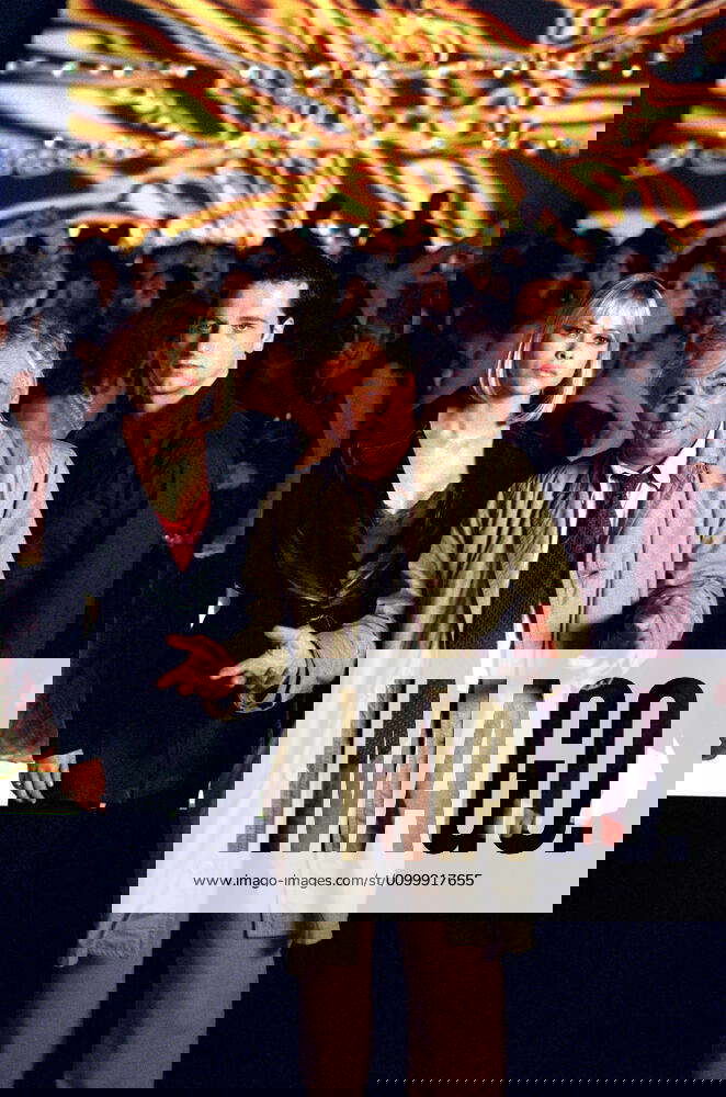 COLUMBO LIKES THE NIGHTLIFE, Jennifer Sky, Peter Falk, Matthew Rhys ...