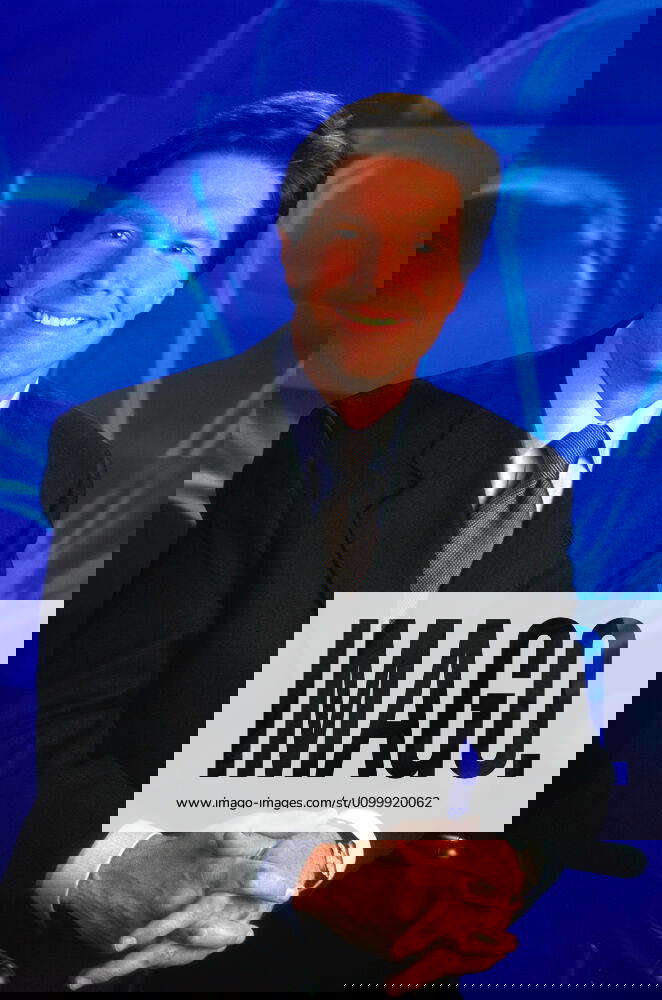 DATELINE NBC, Stone Phillips, November, 1998 NBC Courtesy Everett ...