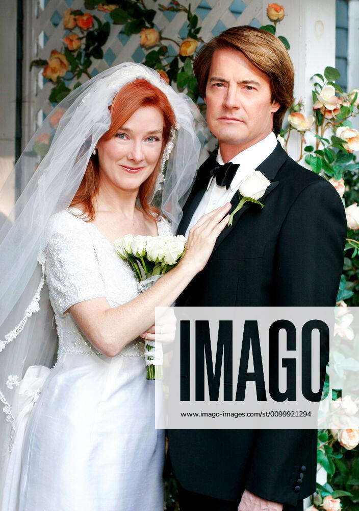 DESPERATE HOUSEWIVES, Valerie Mahaffey, Myle MacLachlan, The Miracle ...