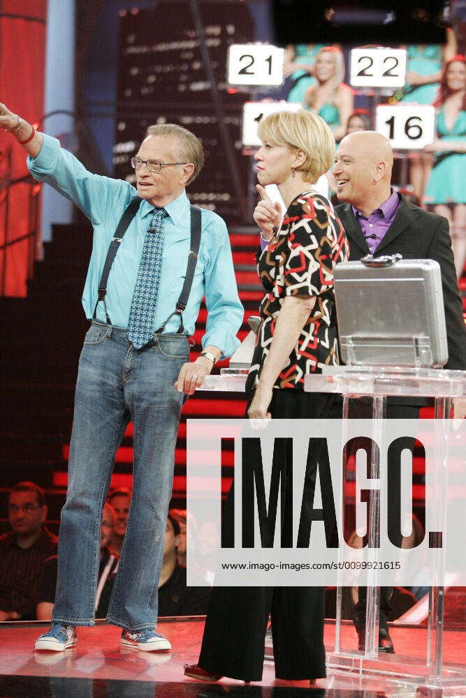 DEAL OR NO DEAL, Larry King, contestant Julie Lonero, Howie Mandel ...