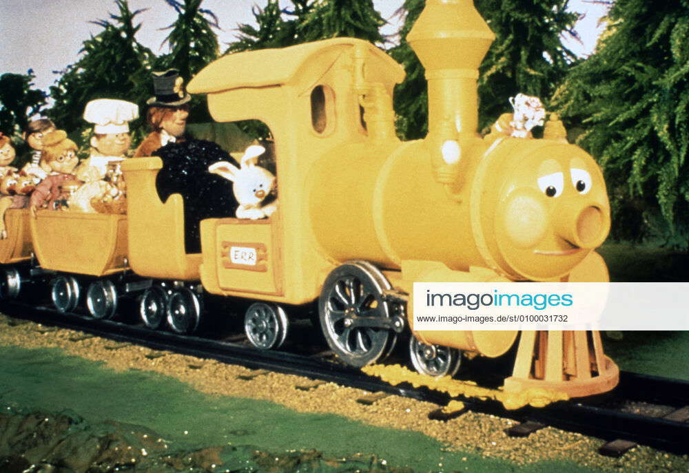 THE EASTER BUNNY IS COMIN TO TOWN, Chugs the train, (and inside): Sunny ...