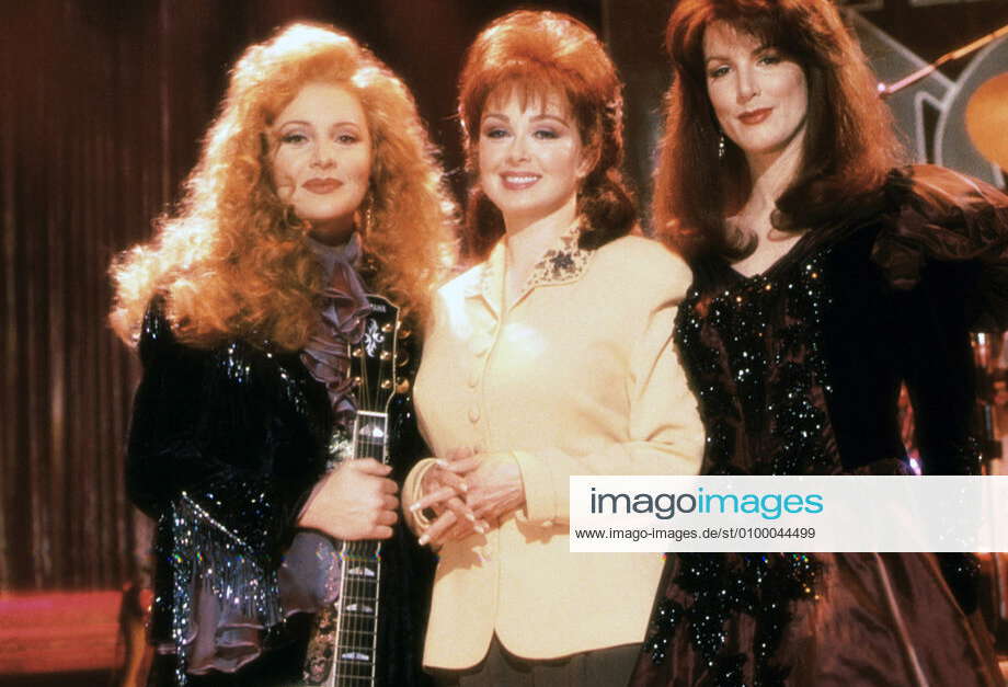 NAOMI & WYNONNA: LOVE CAN BUILD A BRIDGE, (from left): Viveka Davis ...