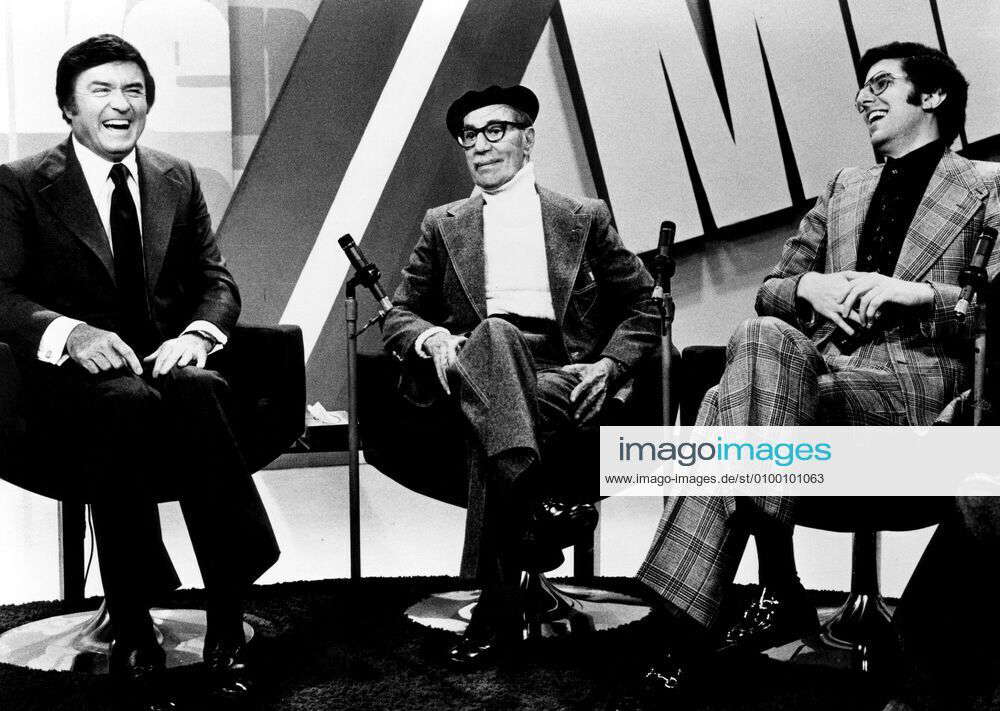 THE MIKE DOUGLAS SHOW, Mike Douglas, Groucho Marx, Marvin Hamlisch ...