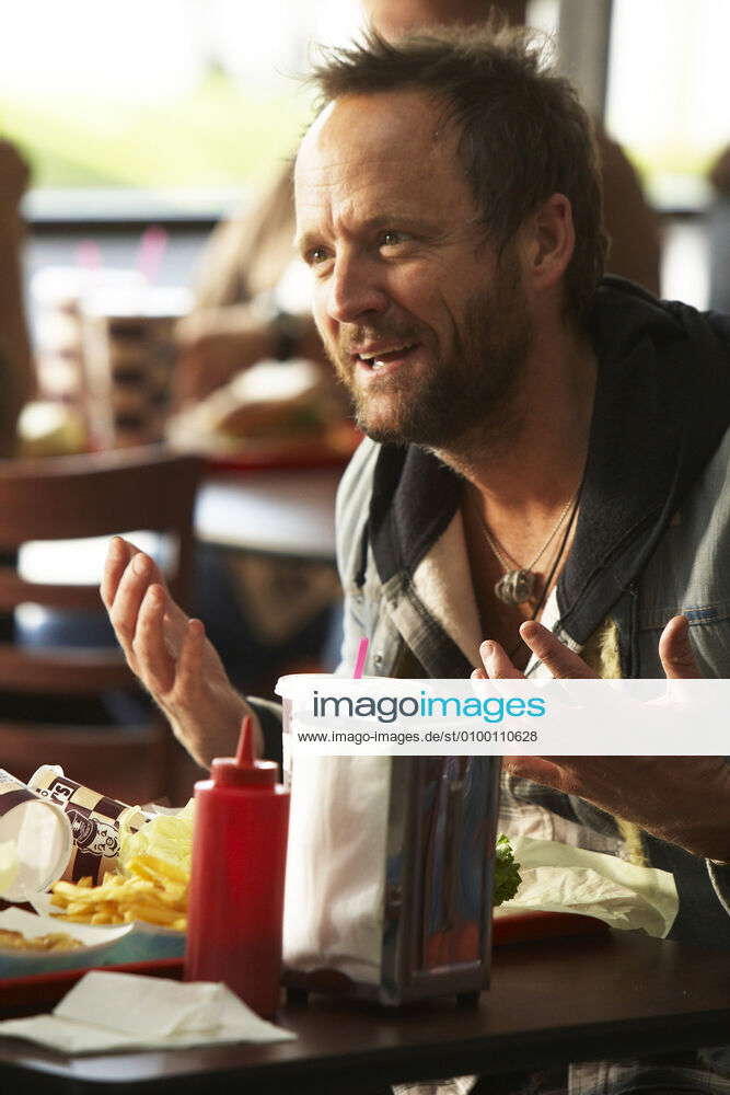 THE BIG C, John Benjamin Hickey, Pilot , (Season 1, aired August 16 ...