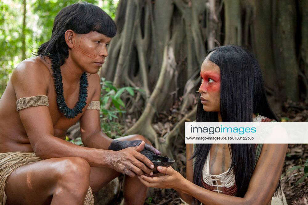 GREEN FRONTIER, aka FRONTERA VERDE, from left: Miguel Dionisio Ramos ...