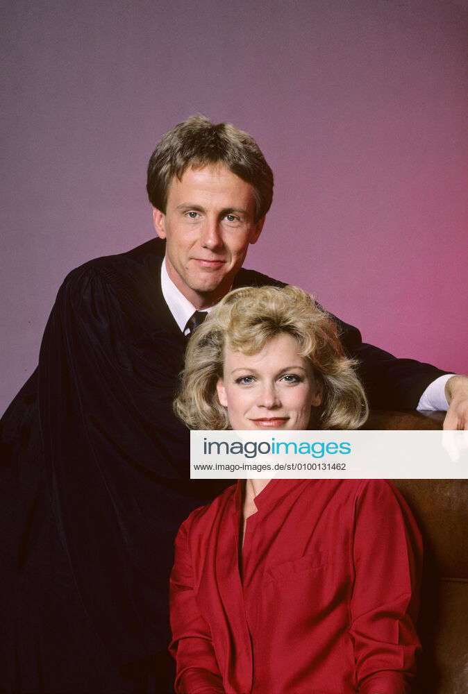 NIGHT COURT, Harry Anderson, Ellen Foley, 1984-92. Warner Bros ...