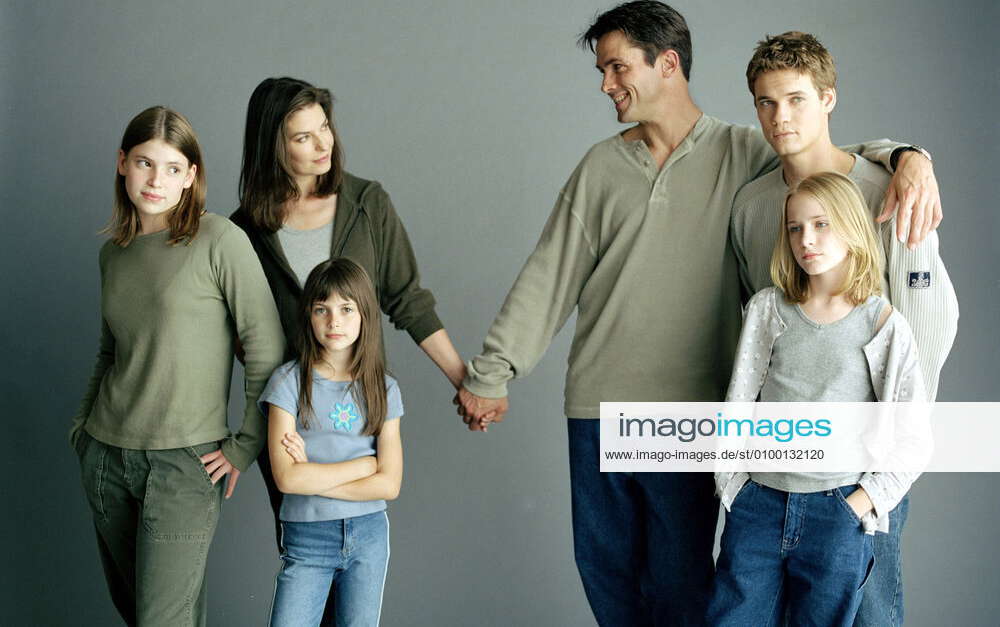 ONCE AND AGAIN, (l-r): Julia Whelan, Sela Ward, Meredith Deane, Billy ...