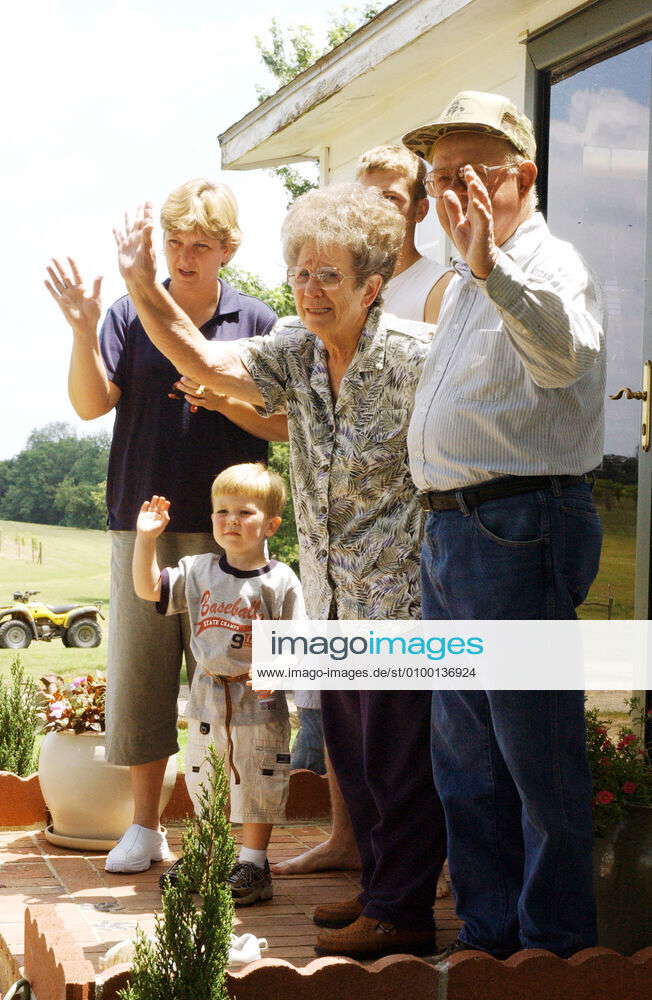 SIMPLE LIFE, The Leding Family, 2003-07. Season 1, TM and Copyright ...