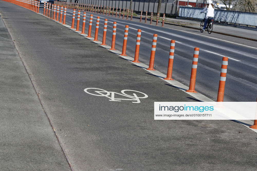 Bollards secure cycle path 2020 03 26, Berlin, Germany Flexible ...