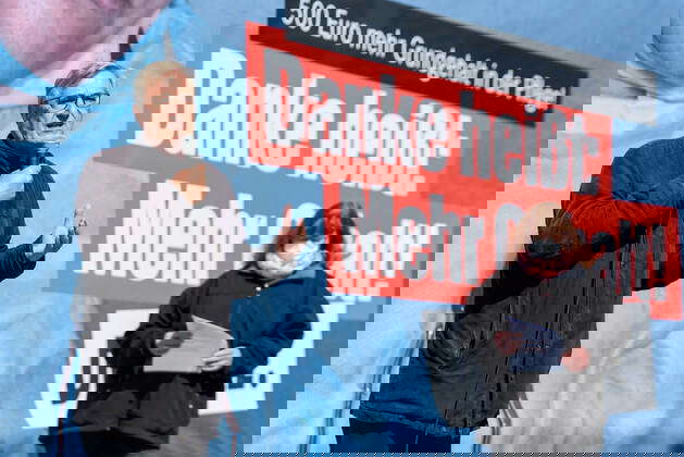 On Care Day, the party DIE LINKE protests in front of the Federal ...